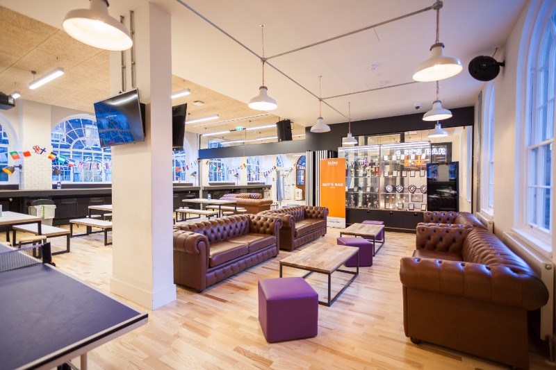 King’s College London: Bar & Spit – Reds10